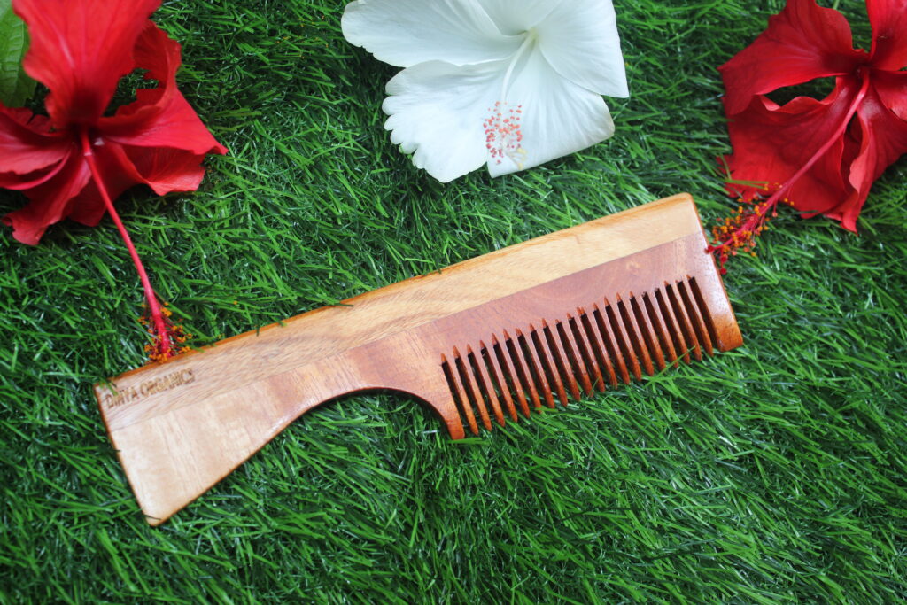 Wide-Spaced Neem Comb With Handle | 100% Naturals